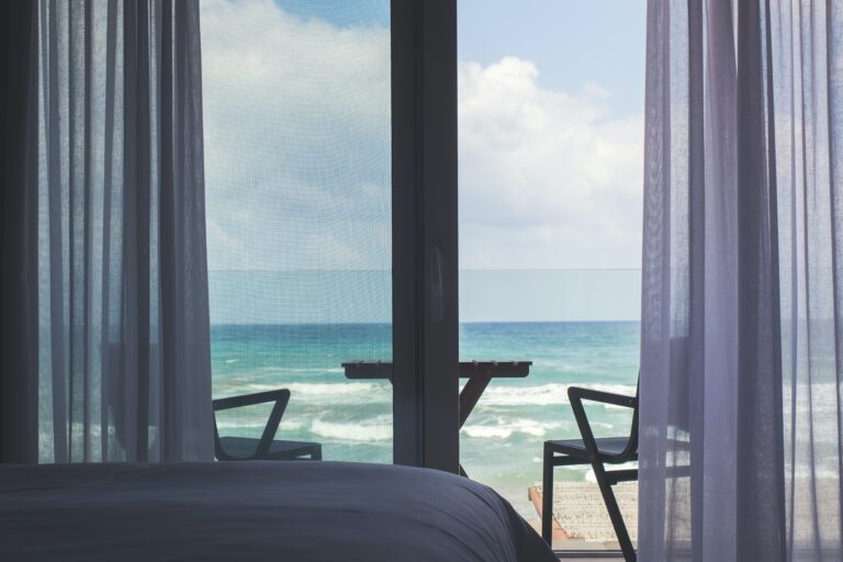 Oceanview vs. Oceanfront vs. Beachfront Rooms; What are the differences?